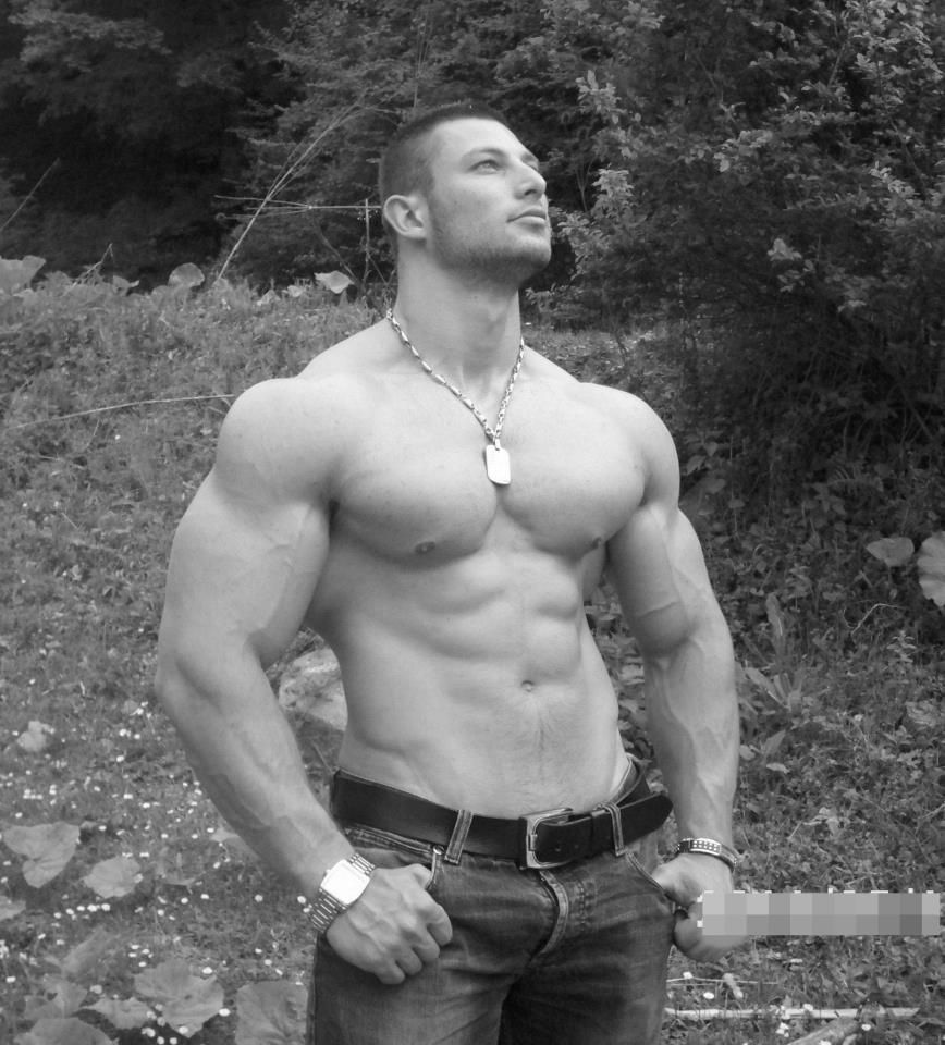 Muscle Lover: Albanian bodybuilder Besim Trena