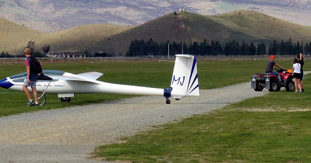 NZ Civil Aircraft: Omarama last Sunday.