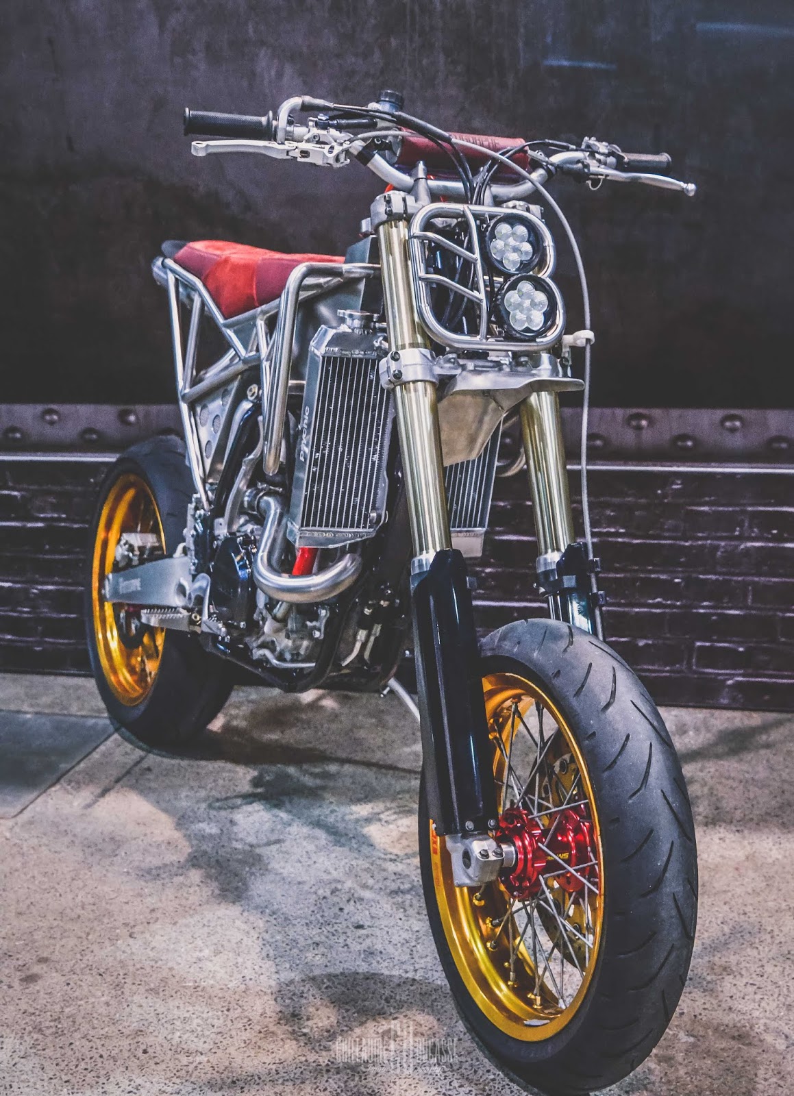 Le Motographe / WR450F Skeleton V2 - RocketGarage - Cafe Racer Magazine