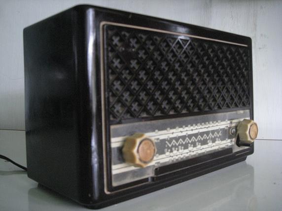 TOKO ANTIEK RETRO: ANTIEK UNIQUE MODEL 735 RADIO TABUNG KUNO ANTIK ...