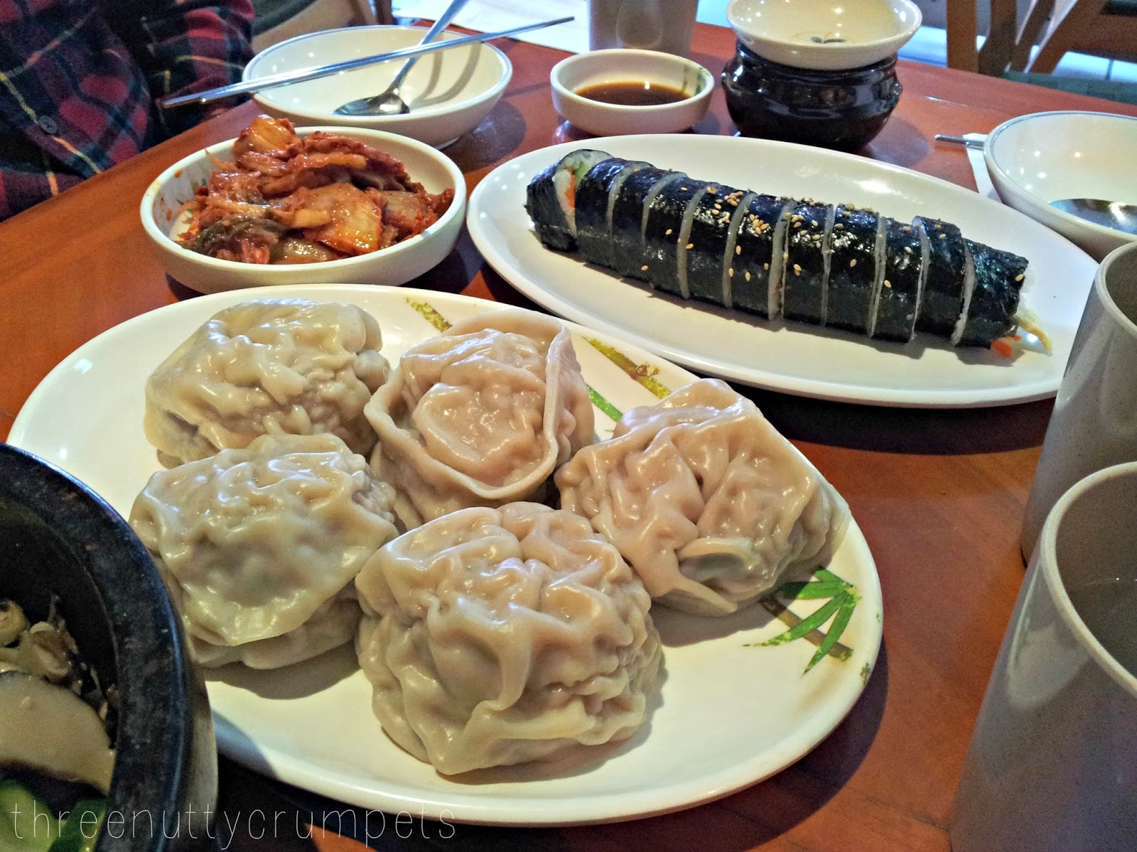 Three Nutty Crumpets: Myoung Dong Khal Kook Soo 명동 갈국수