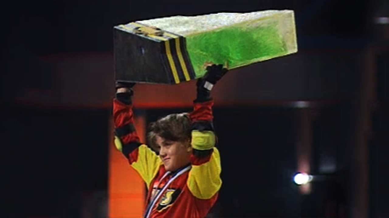 NickALive!: Mike O’Malley Looks Back on Hosting "Nickelodeon’s GUTS" 25 ...