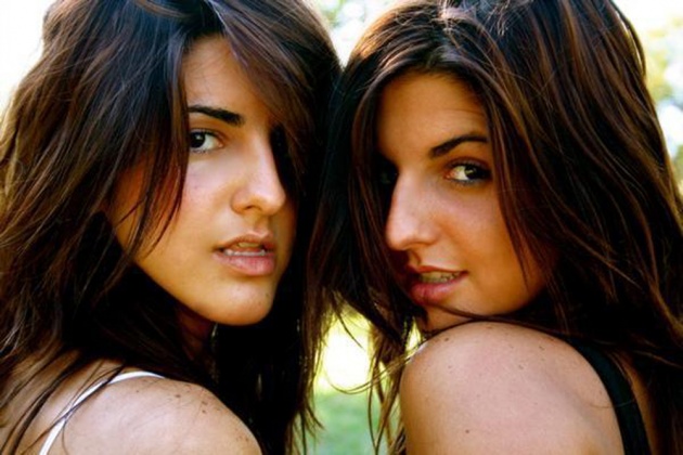 Could They Be The Most Attractive Twin Sisters Ever - Ye Kya Chutiyapa Hai