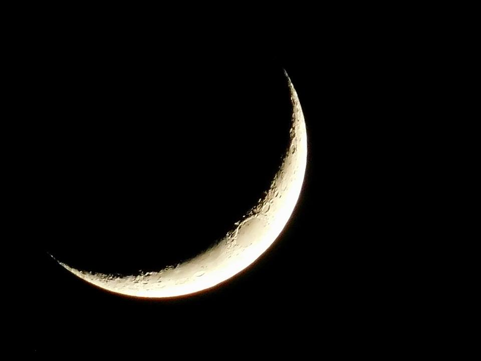 Shoreline Area News: Photo: Crescent moon