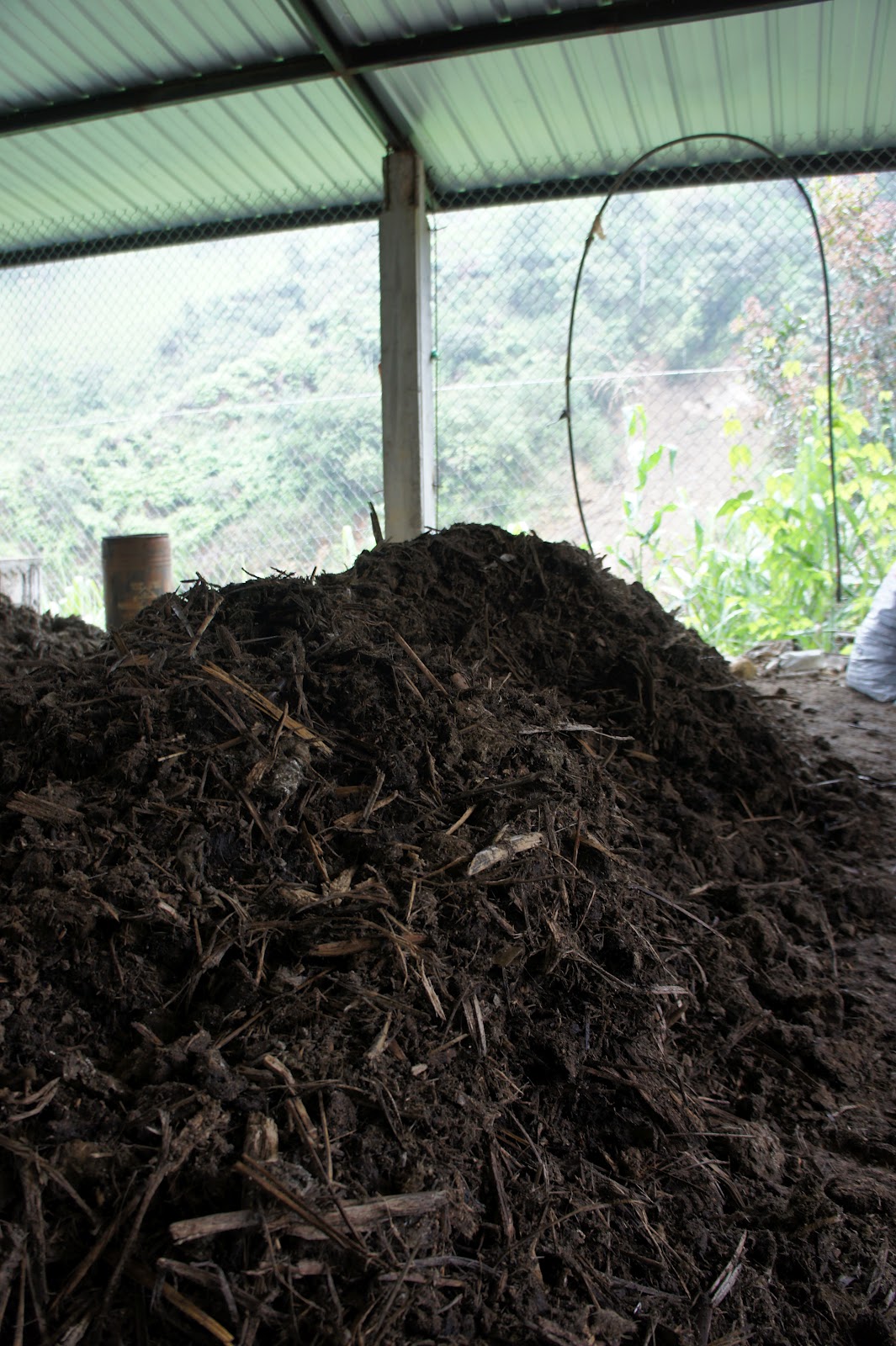 Pensamientos: Fermenting Cow Poo: Lessons in Homebrew Biol, an Organic ...