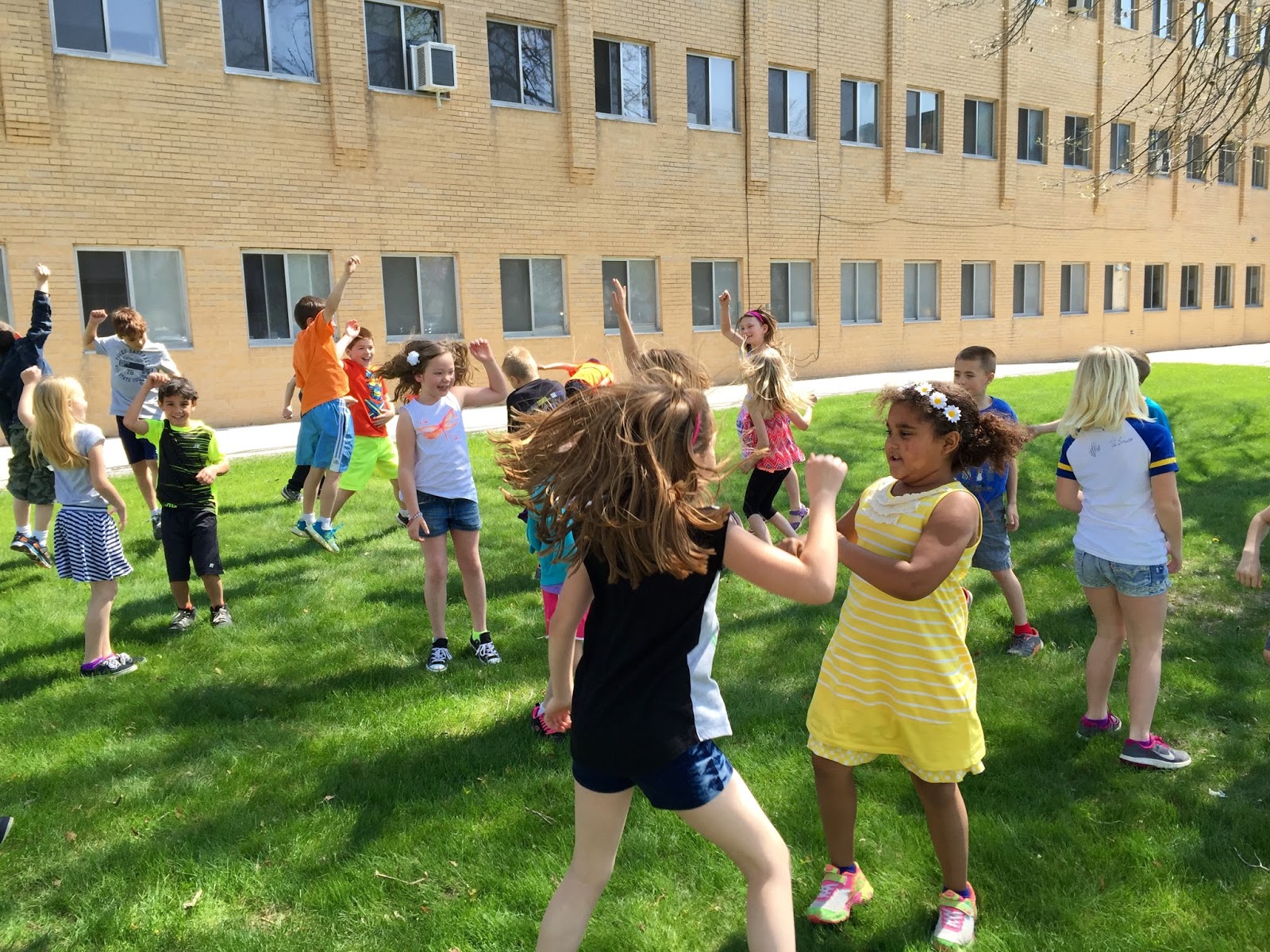 MDV Music in Motion: Dancing Fun Outside