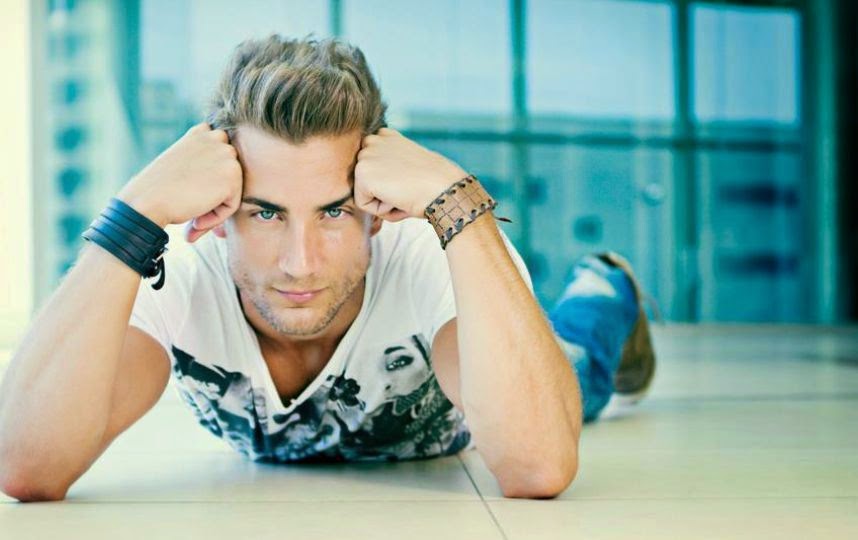 El ginecólogo mas guapo del mundo es modelo y doctor