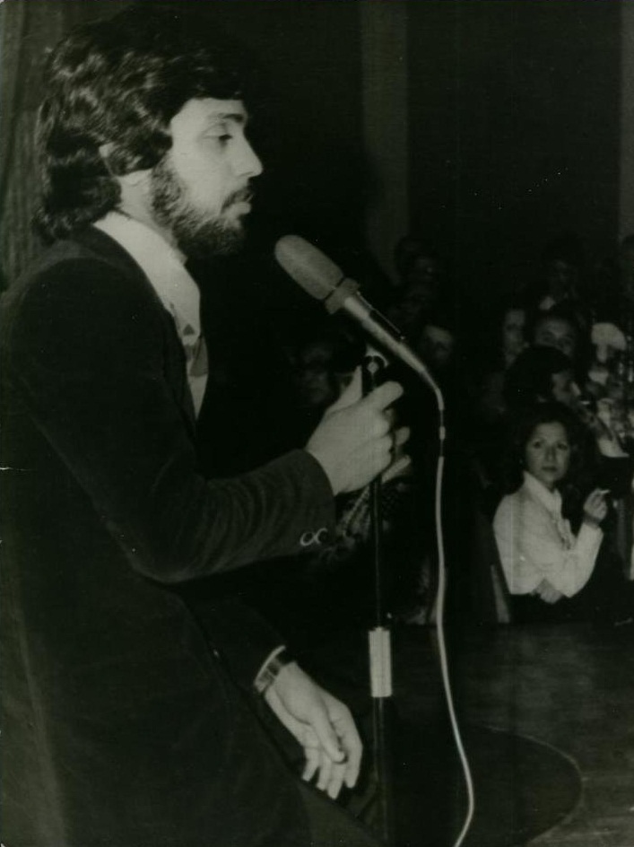 ƮᏲҾ дևծιστøρία.: Dariush Eghbali: Iran's Frank Sinatra? - داريوش.