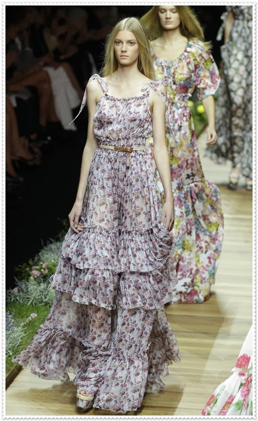 Mode Germany: Geblümte Modische Kleider von Deolce&Gabbana