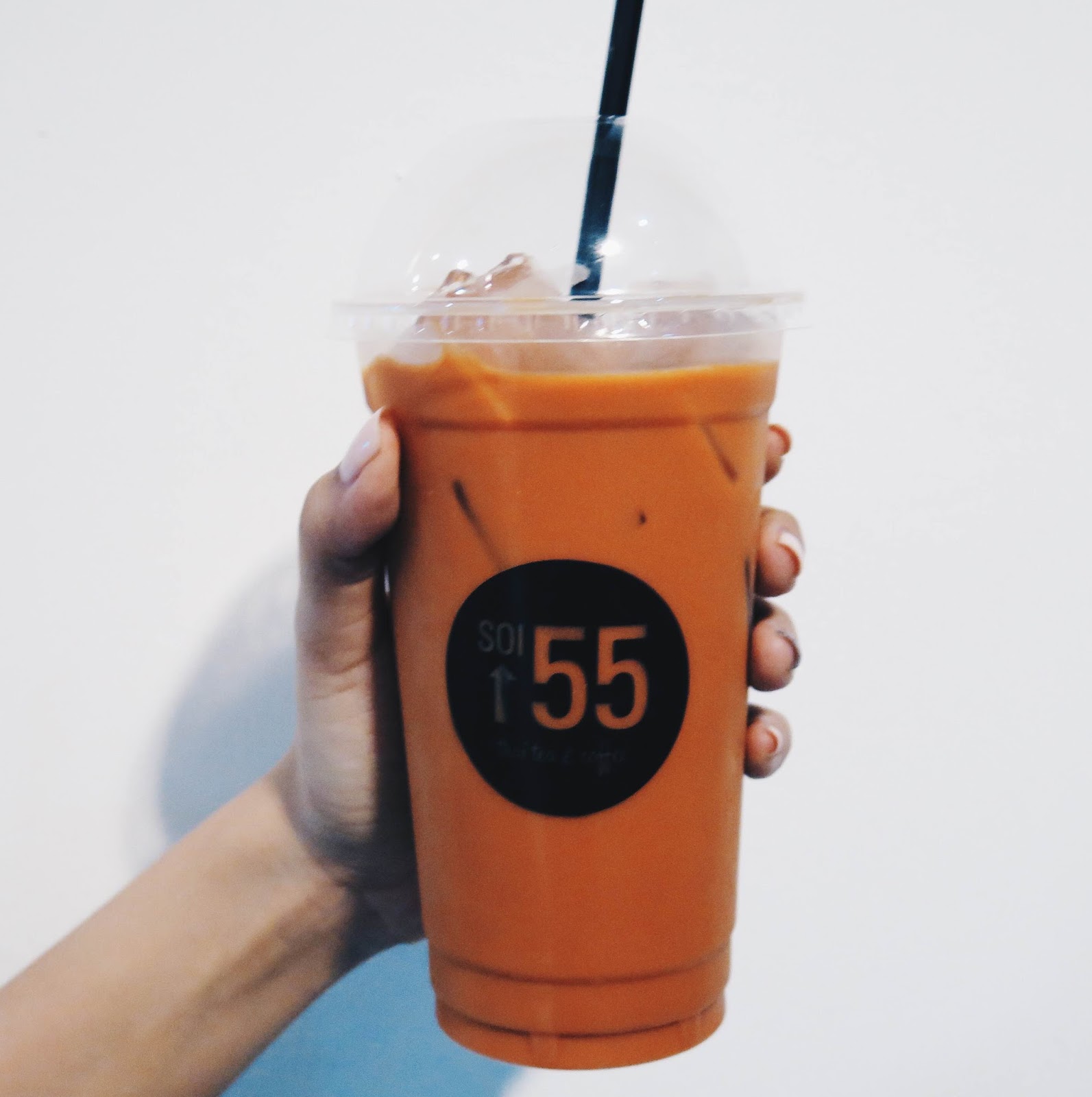 Zacbhl: Soi 55 - You Can Bring Thai Milk Tea Into The Cinema!!