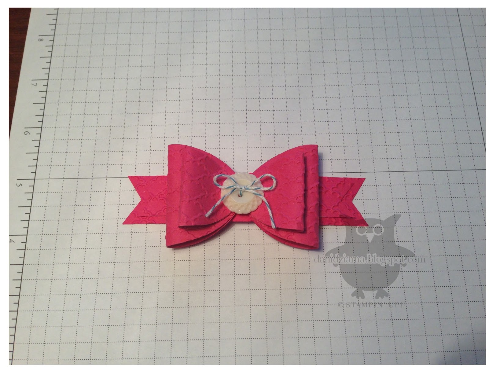 Dani's Thoughtful Corner: Paper Bow Tutorial