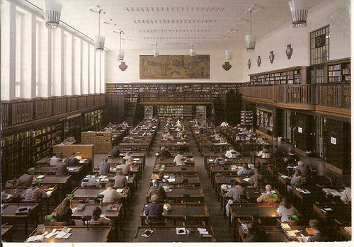 Tezar Sky Grassper: Trinity College Library vs German National Library