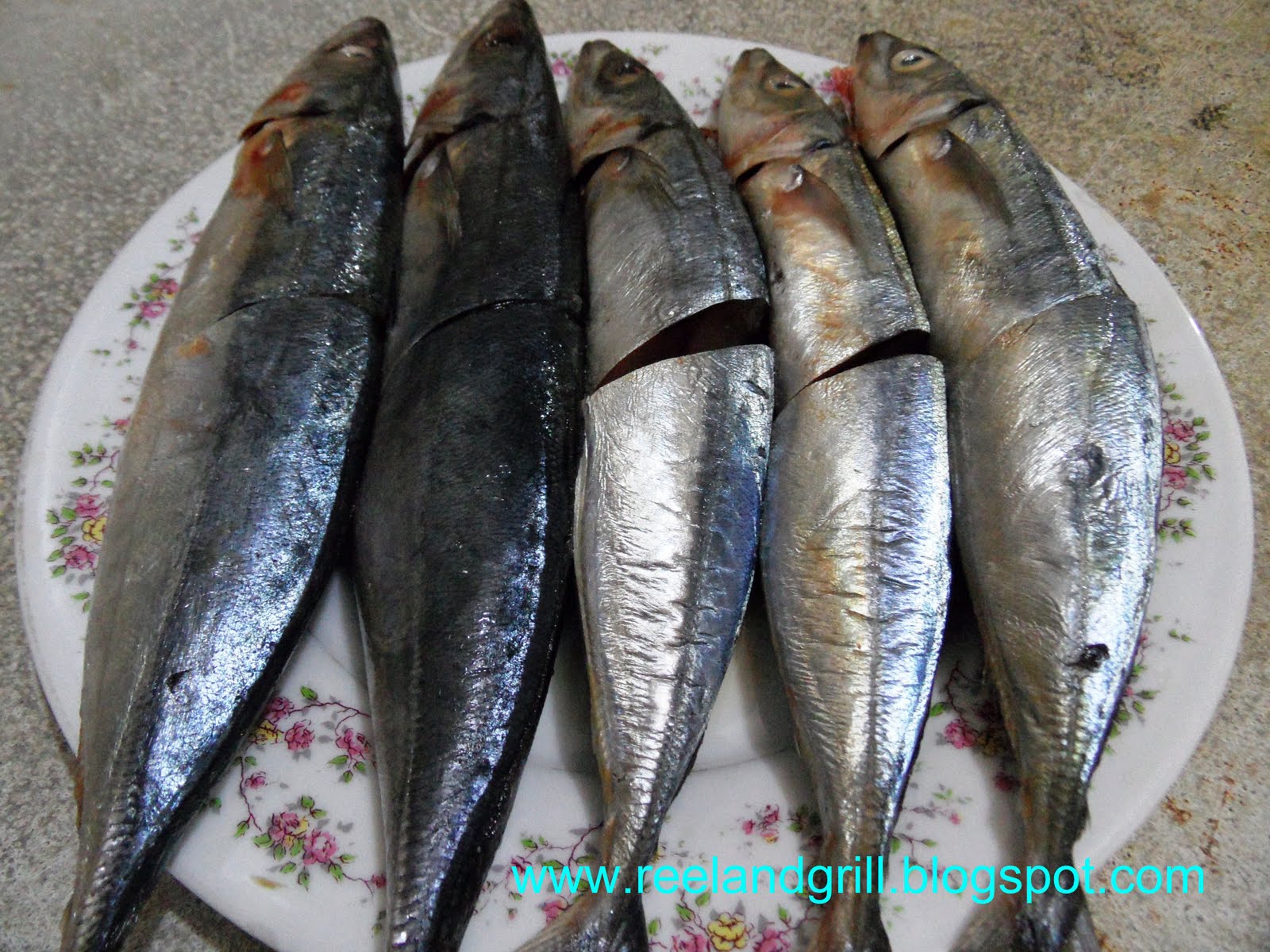 Reel and Grill: Paksiw na Galunggong (Mackerel Scad Stewed in Vinegar)