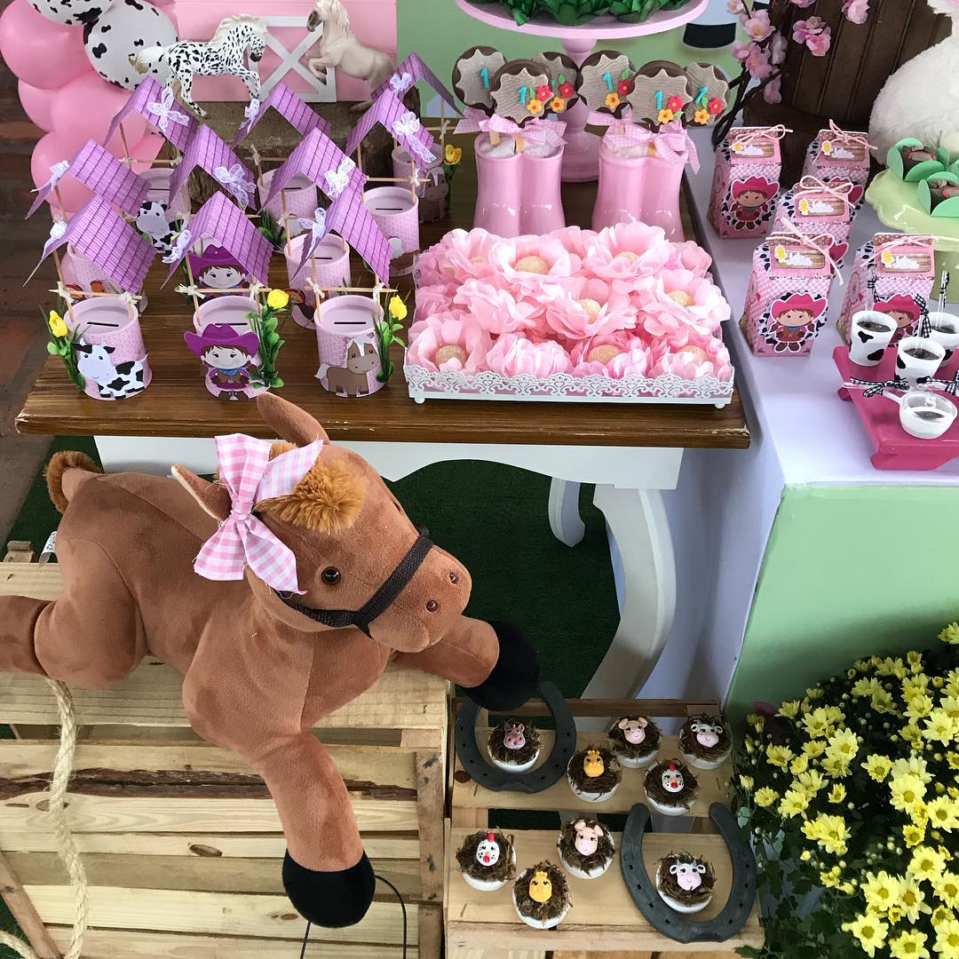 Festa de 1 ano com o tema Fazendinha Rosa! — Guia Tudo Festa - Blog de ...