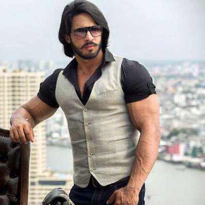 Thakur Anoop Singh Biodata, Movies, Net-worth, Age, New Movies, Affairs ...