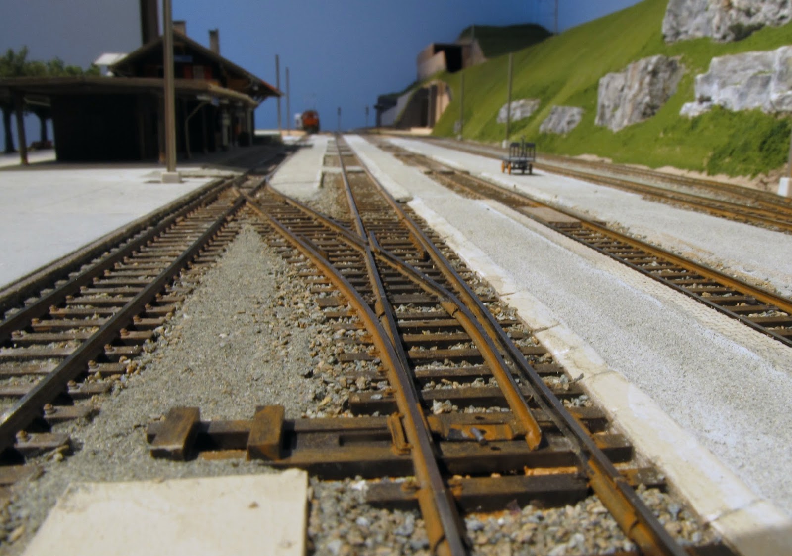 RhB 1:87: Bemo of Peco rail?