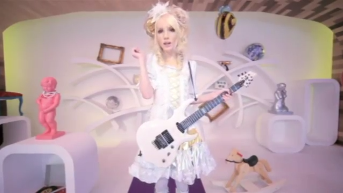I cry like Yuko Oshima: Jpop: YOHIO (ヨヒオ)