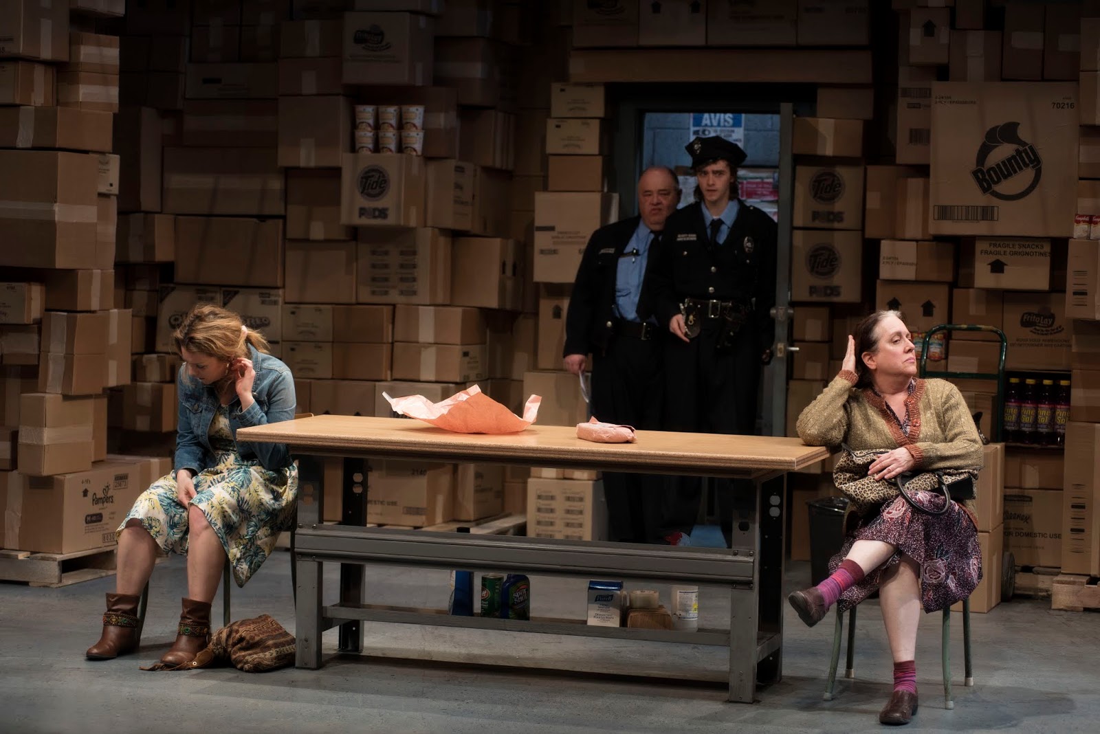 Art Frame: The Shoplifters