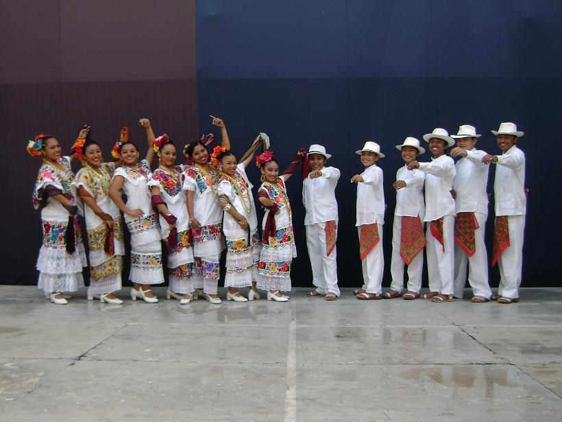 Las colaboraciones: Presentación del Ballet Grupo Misol-Ha