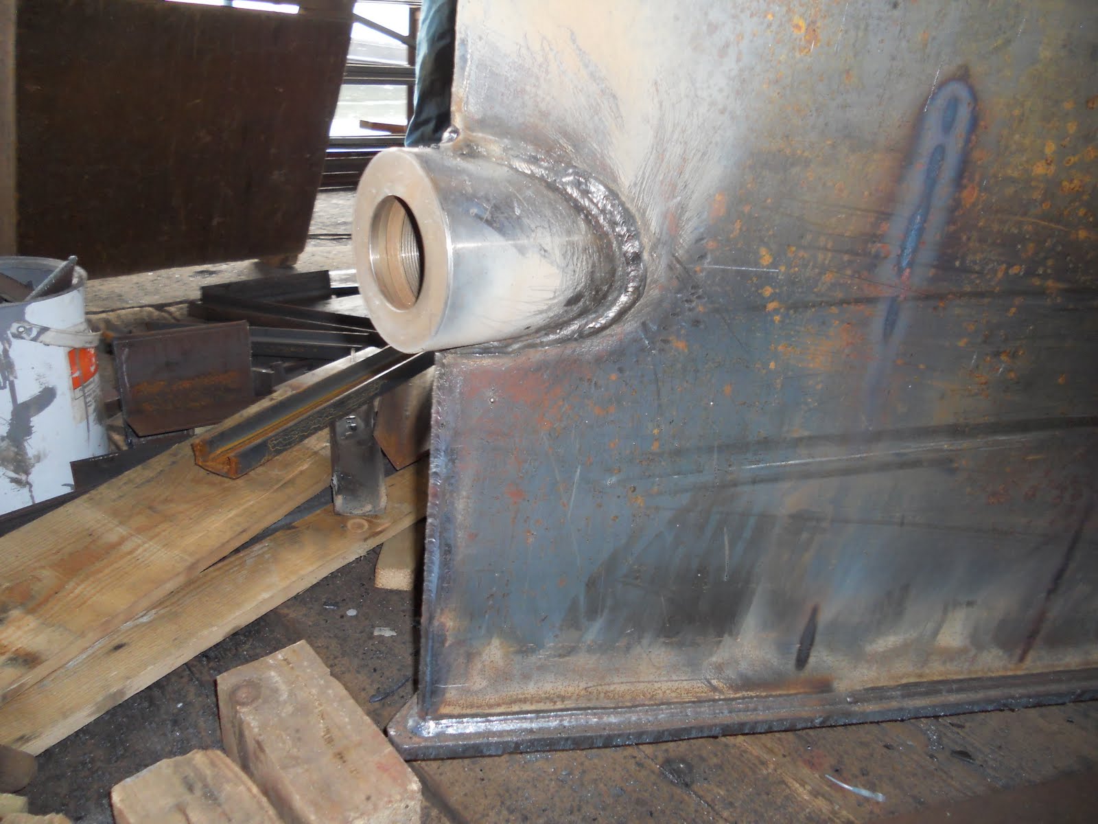 Harris & Watson Narrowboat Build: Stern gear installation and fuel tank