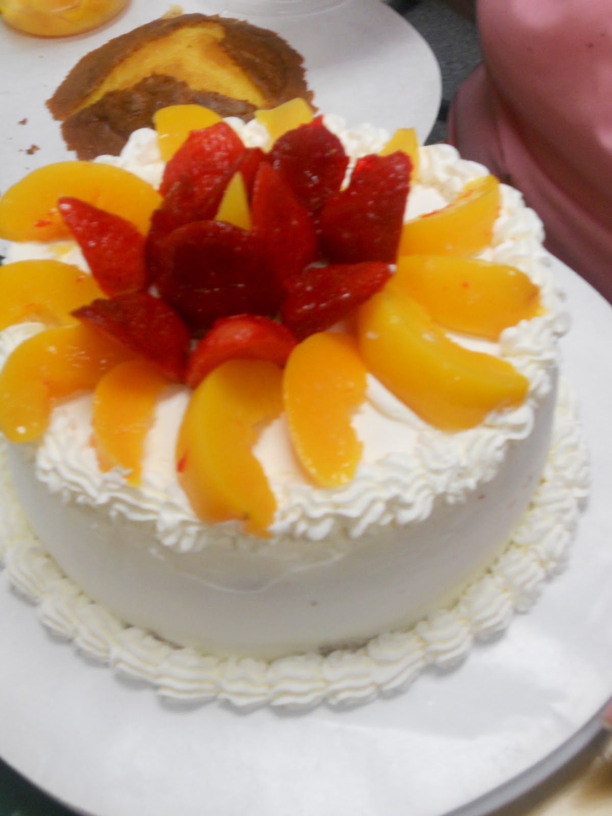 Creatividades Latinas: Pastel con Crema Chantilly & Frutas Fotos