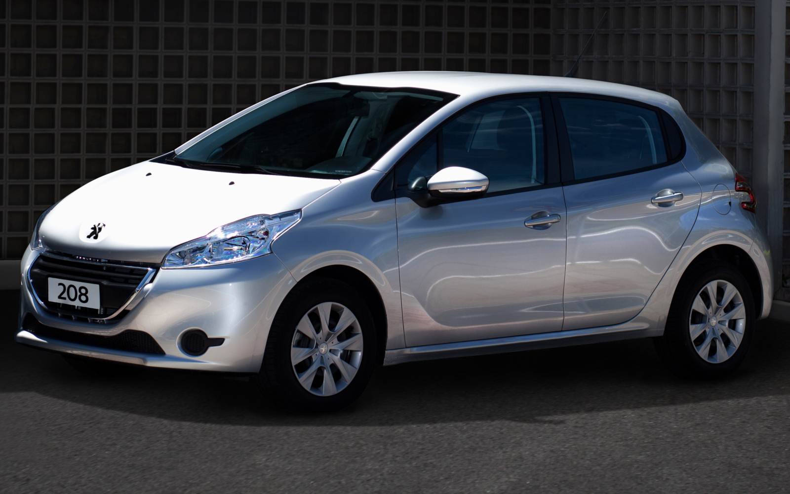 Peugeot 208 Active: fotos, consumo, preço e ficha técnica