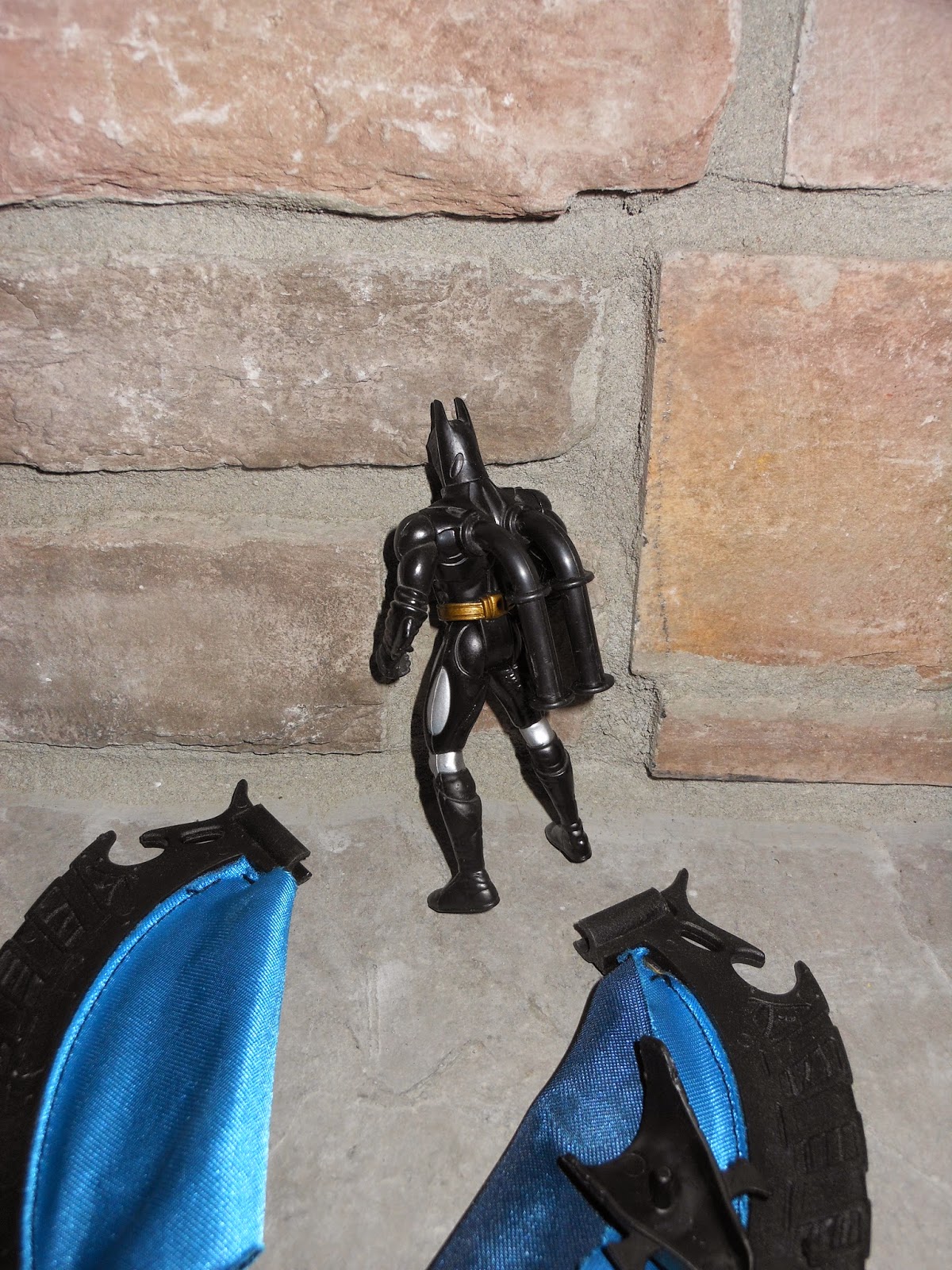 Emperor Dinobot's giant Batman figure database and review site!: Solar ...