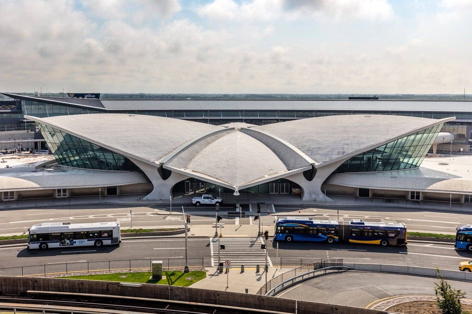 Marzua: La terminal de la TWA se convierte en hotel