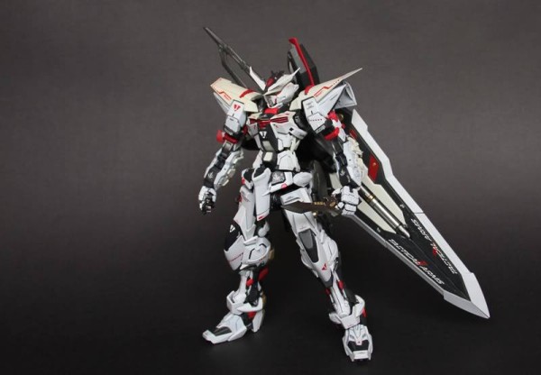 Custom Build: 1/100 Gundam Astray Black Frame
