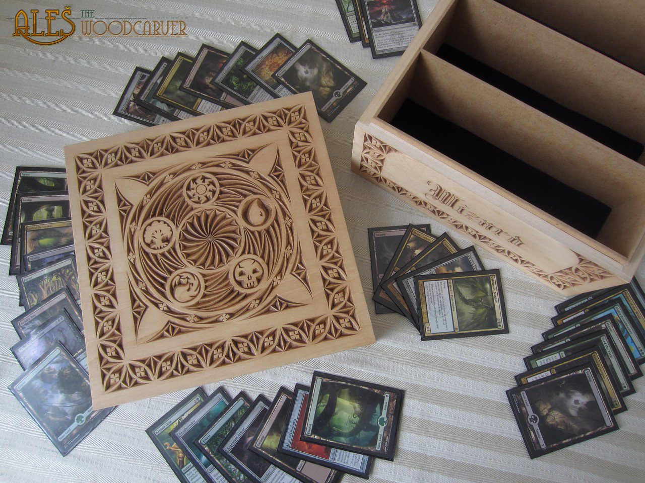 Ales the woodcarver: Large Magic the Gathering card box