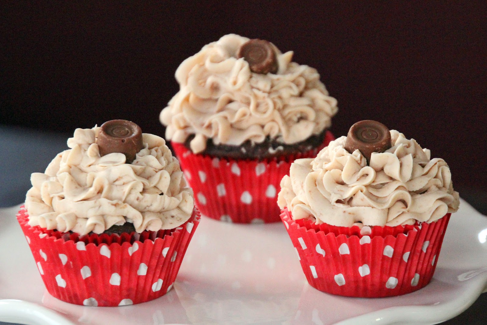 Life Is Sweets: Candy Cupcakes Part 1: Chocolate Rolo Cupcakes with ...