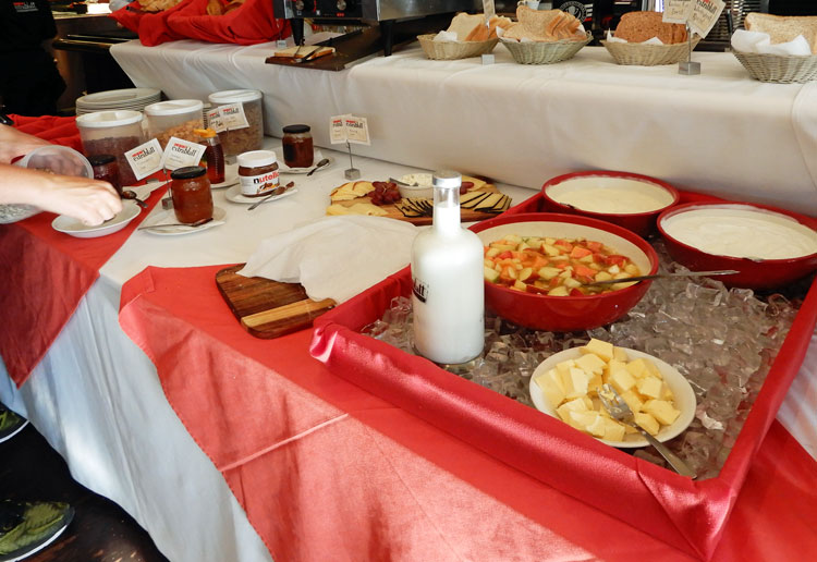 .: Breakfast at Café ExtraBlatt, Green Point