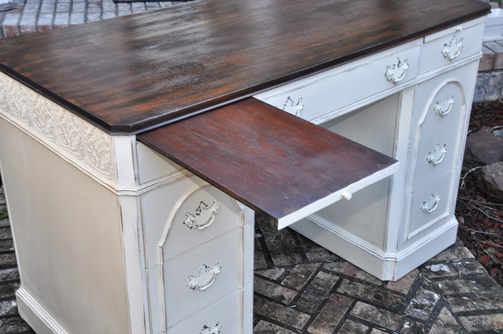Sweetly Chic: Elegant Country Chic Desk