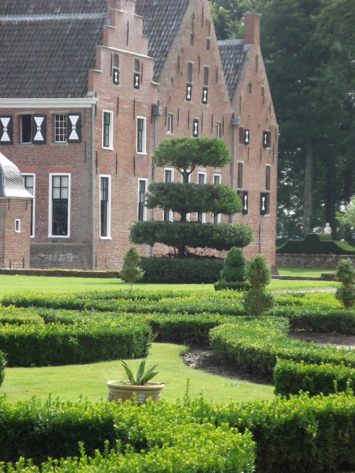 .: Living the good life- Dutch Manor houses and formal gardens