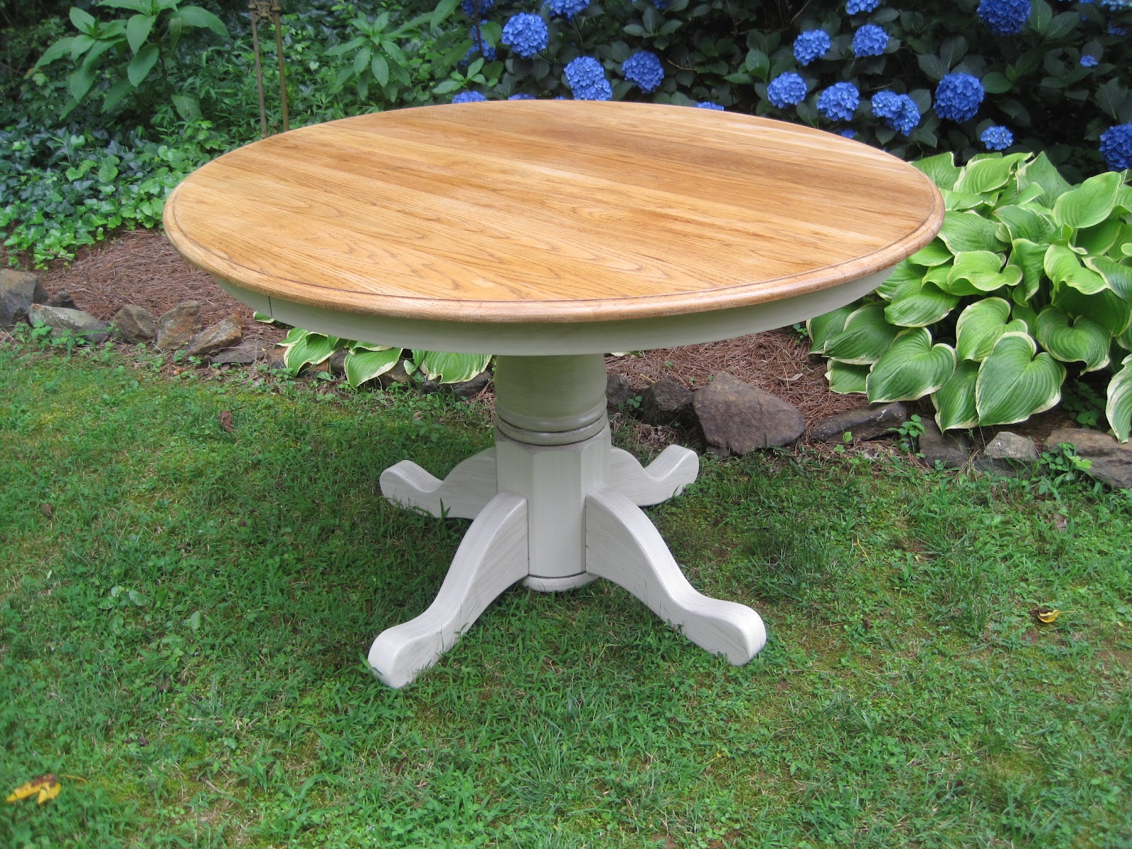 Mad Mary's Junk Yard: Just refinished this gorgeous 48" round oak table ...