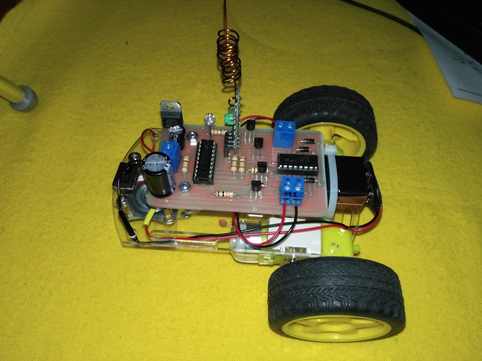 Como hacer un carrito a control remoto RF, en Protoboard y en Baquelita.