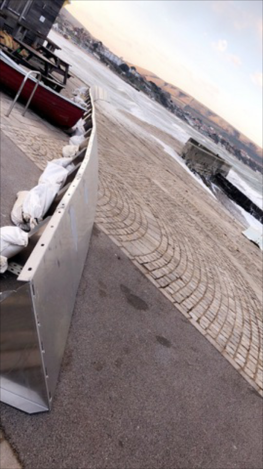 Swanage Coastguard Rescue Team : Temporary Sea Defence - First Deployment