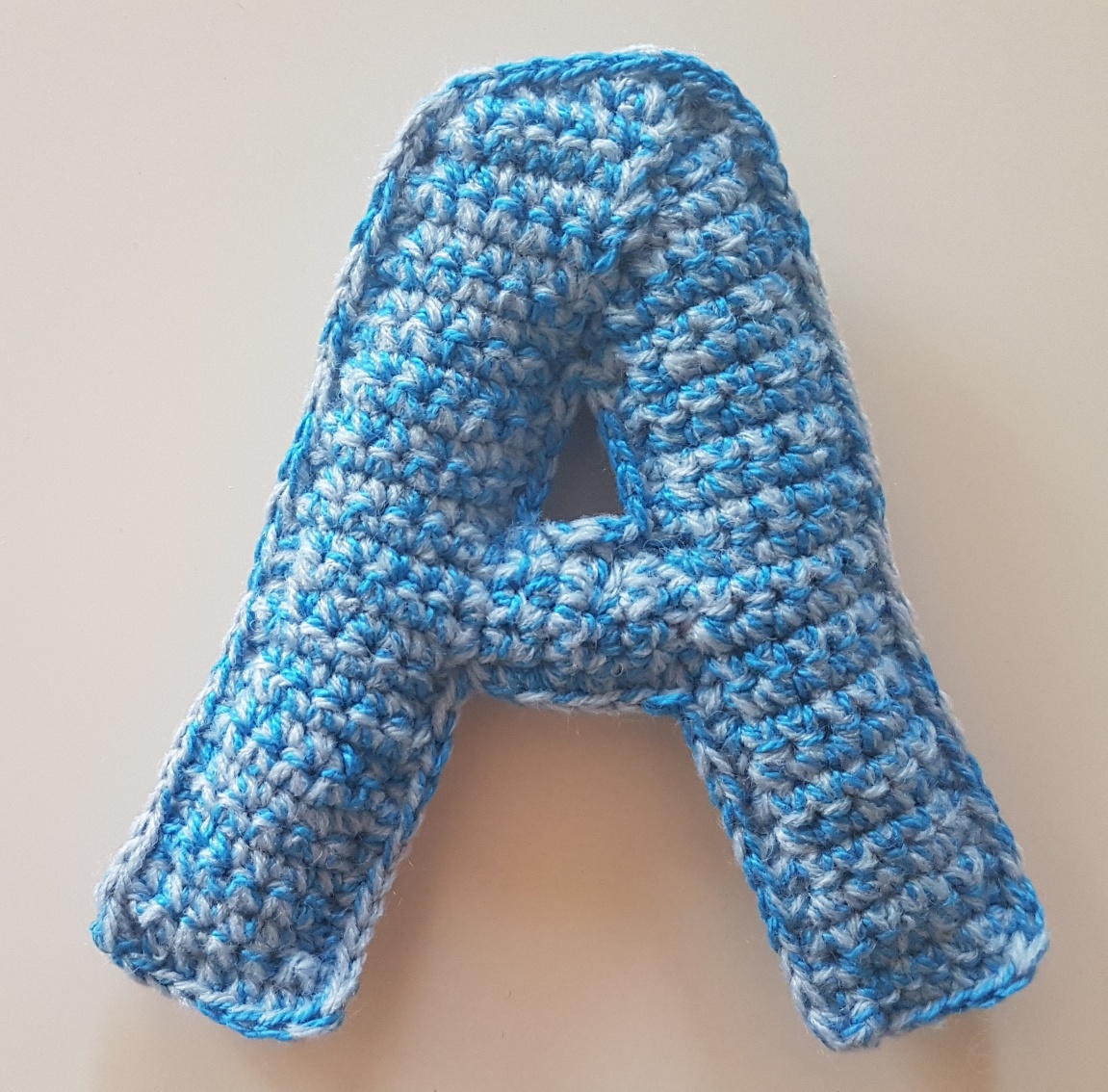 JUBILOCIOS: LETRAS A CROCHET