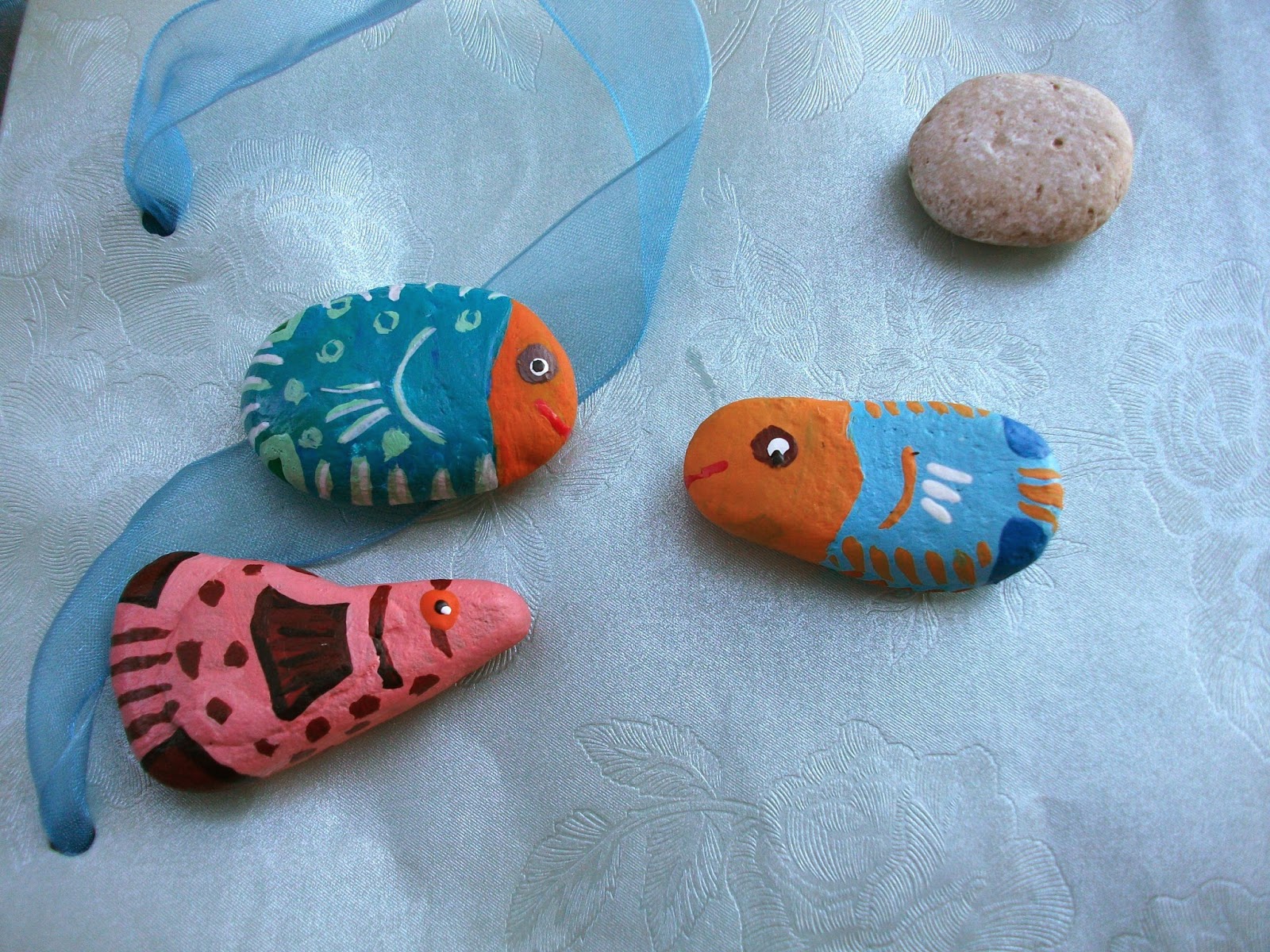 méhecske k: kavics festés iii