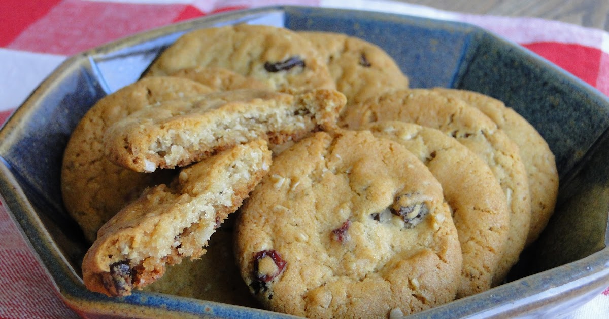 Mennonite Girls Can Cook: Oatmeal Craisin Cookies