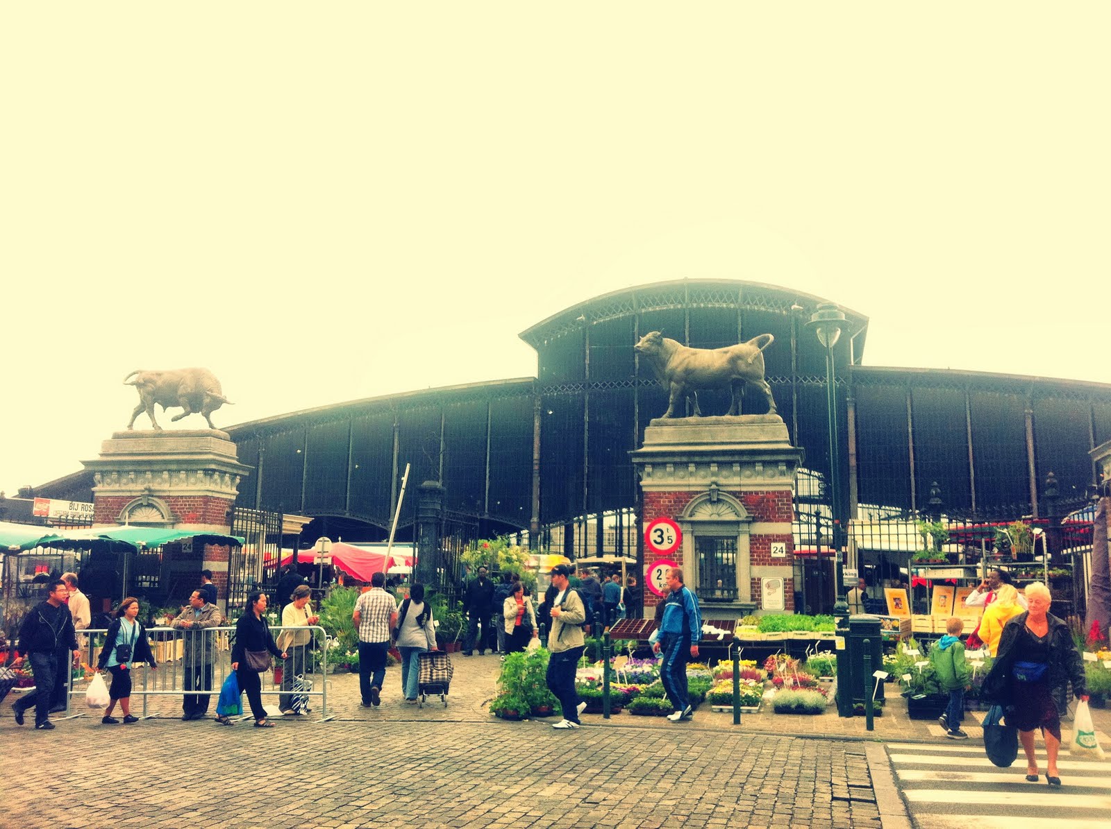 à bruxelles: marché clémenceau