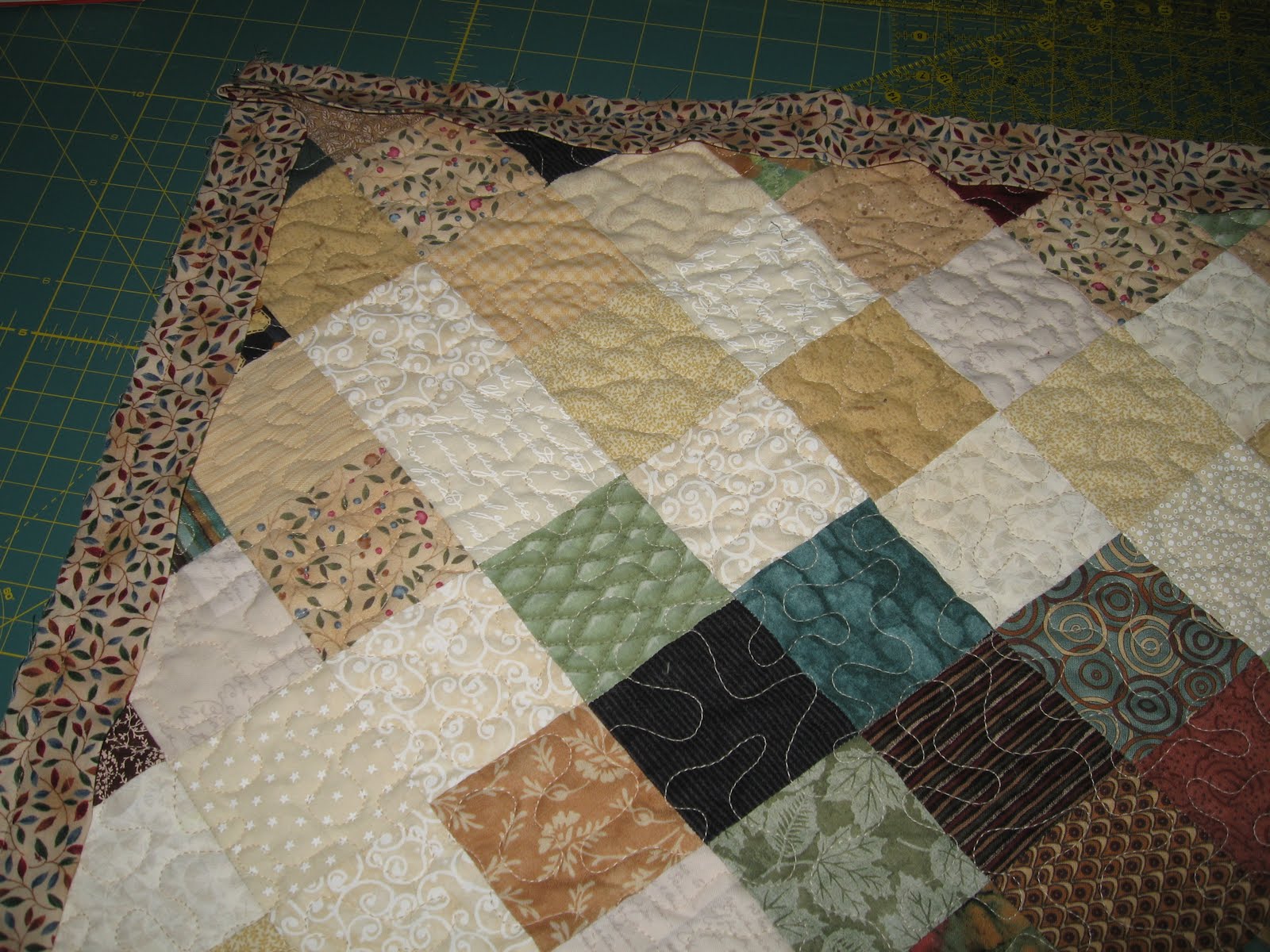 LIFE WITH LYNN: Table-Topper Quilt; Step-by-Step