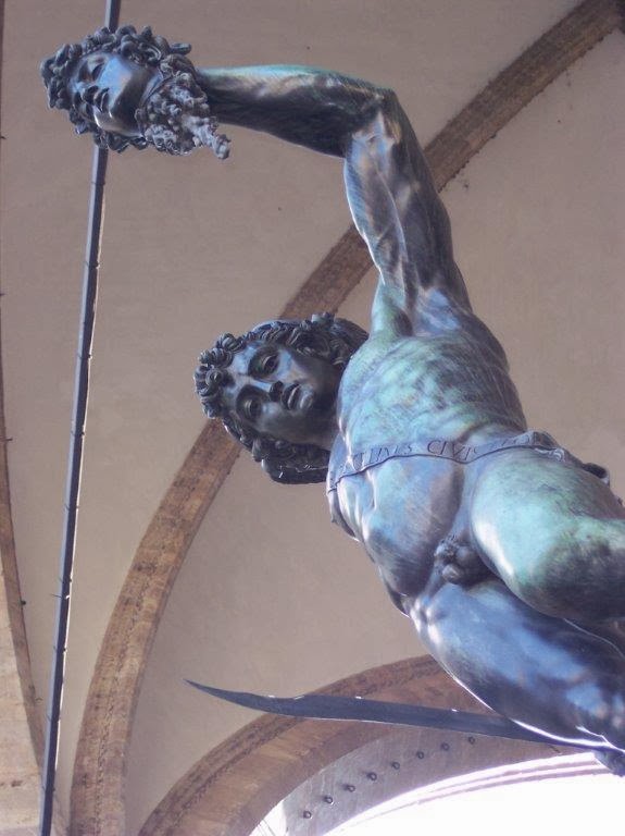 Le epigrafi storiche nascoste e non: Il Perseo di Benvenuto Cellini
