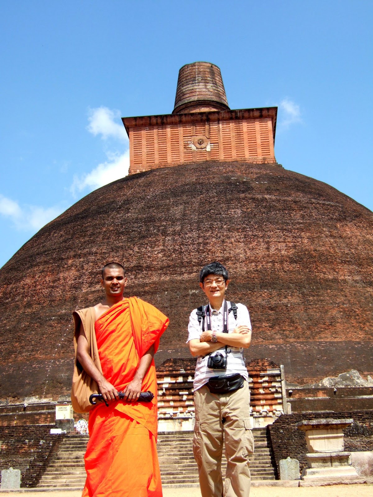ANICCASIGHT: Stupa Built Up With 100 Million Bricks - Anuradhapura