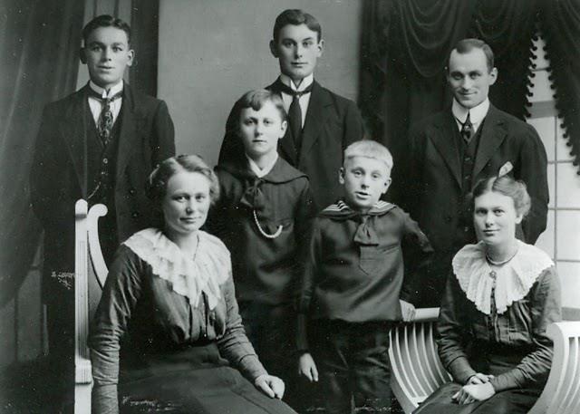 Oh Spusch!: Visual Family Tree II - Hansens and ancestors