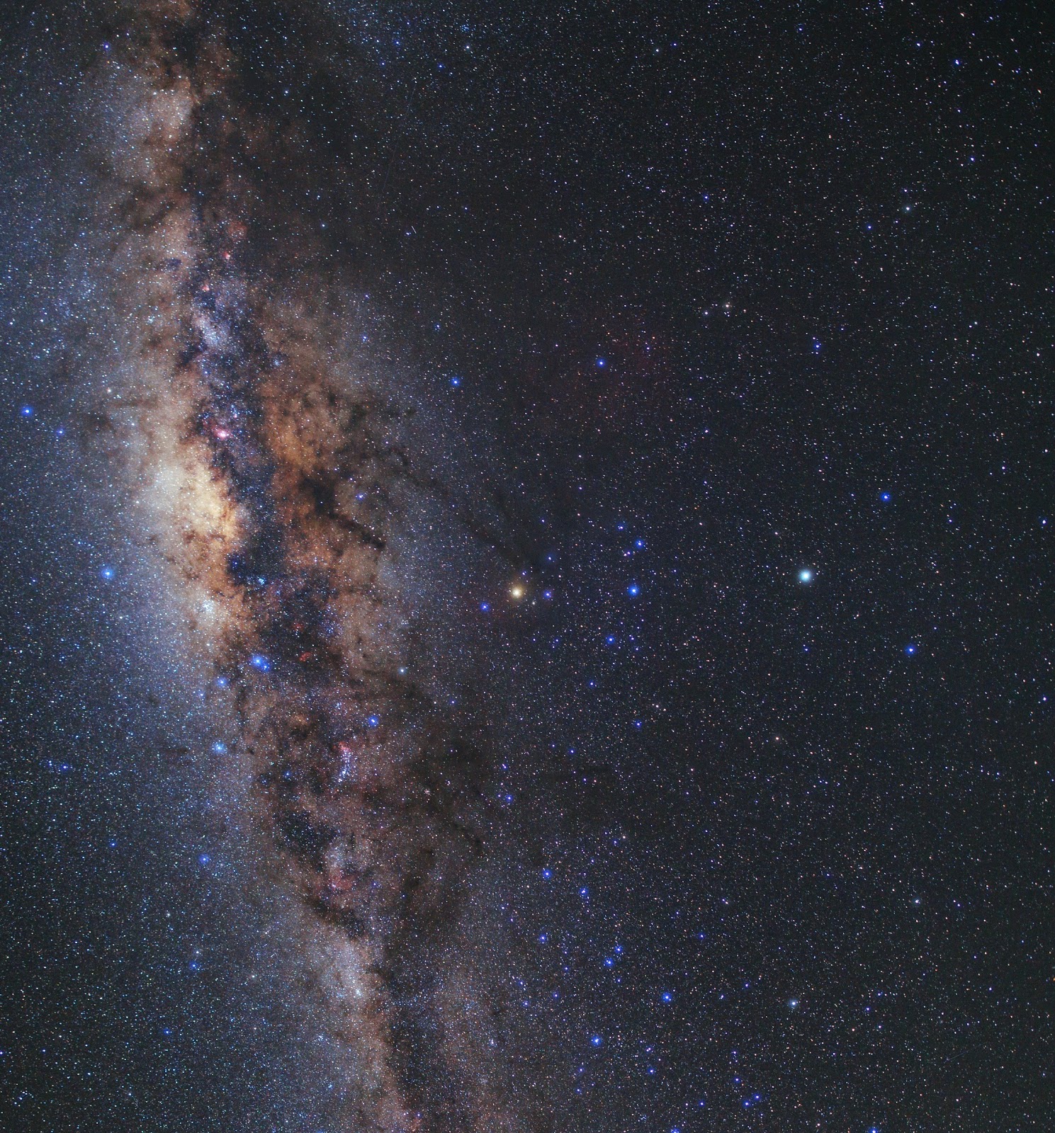 Milky Way Galaxy seen over VLT’s four 8.2-metre Unit Telescopes | Earth ...