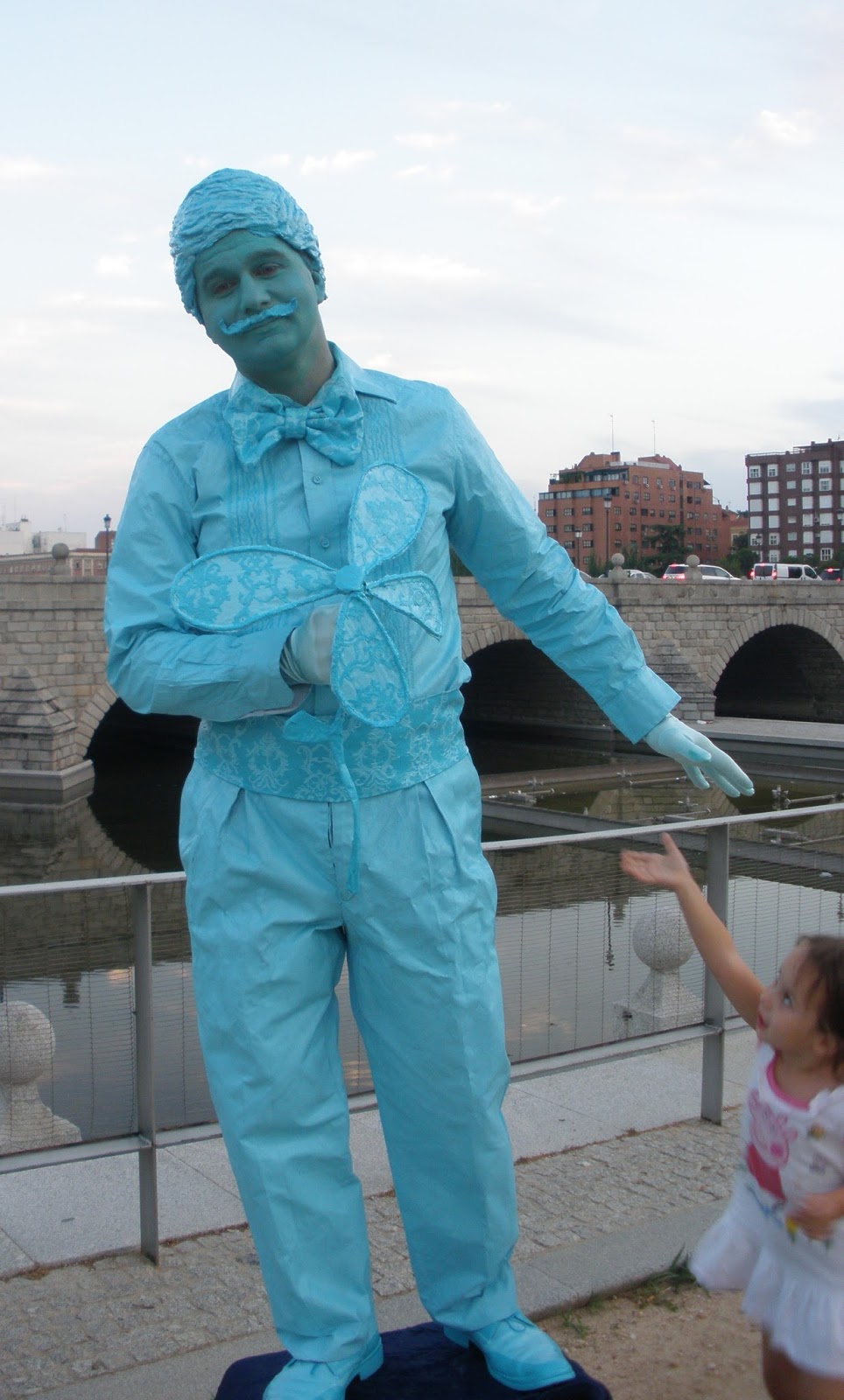 Estatuas humanas y performance