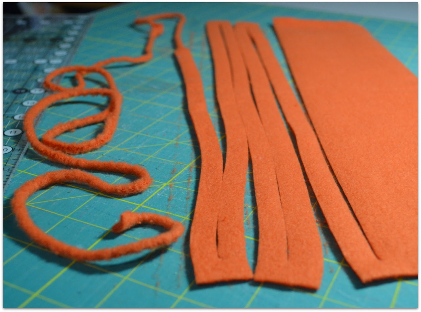 .Quiltscapes.: Fancy Fleece Finishes + Fleece "Yarn" Tutorial!