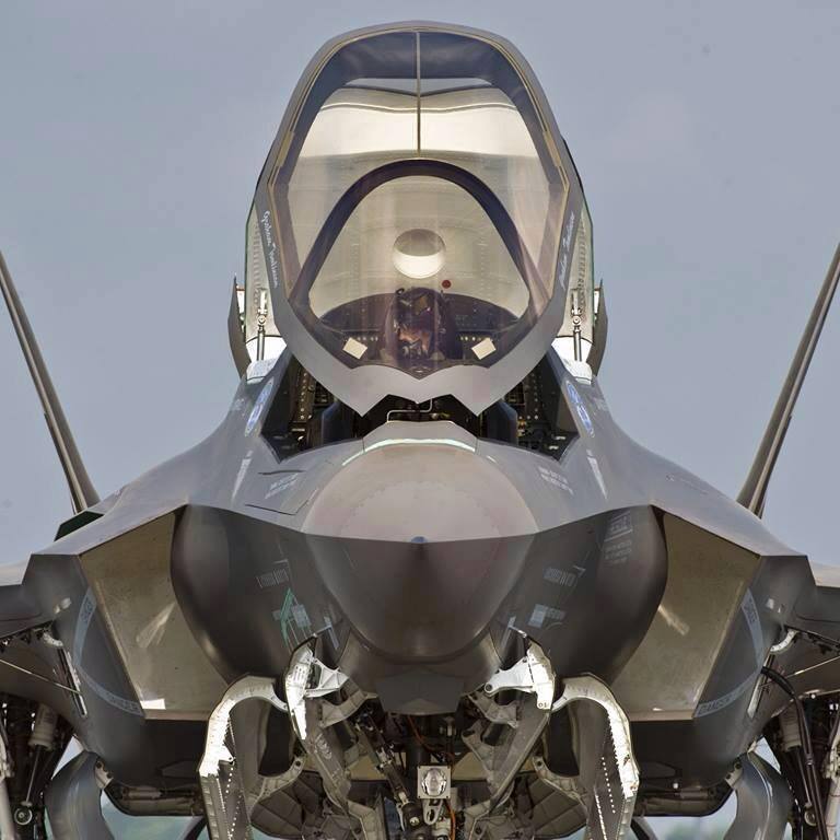 daily timewaster: Transformer battle bot, or Lockheed F-35?