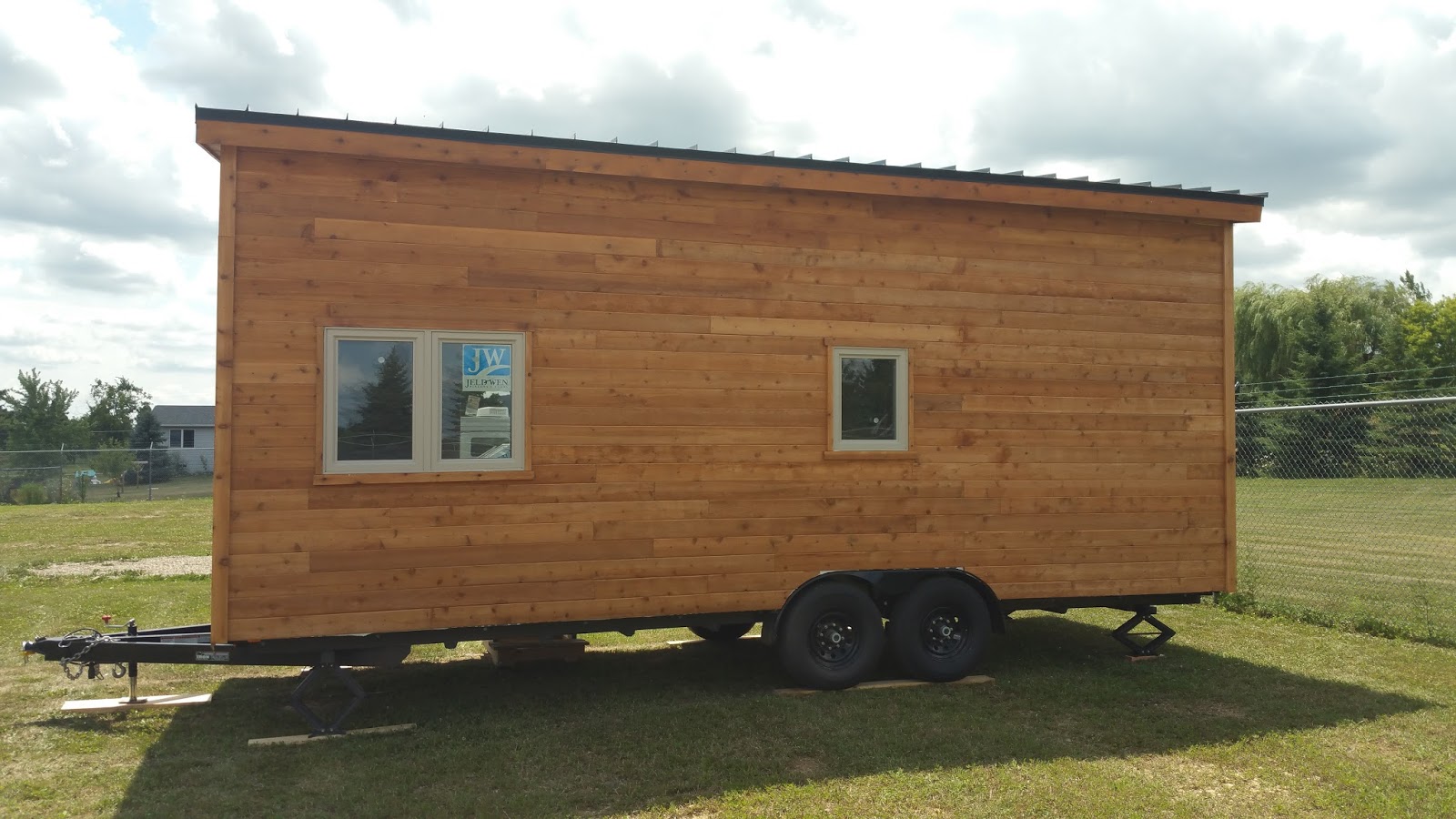 Cider Box Tiny House [ TINY HOUSE TOWN ]